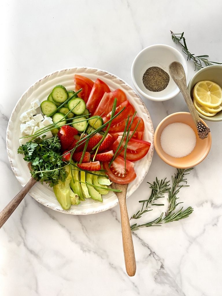 Easy Breezy Fresh Salad - Breezy Kitchen